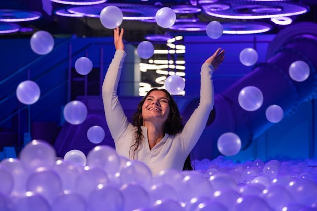 IKONO Berlin Selfie Erlebnis Alexanderplatz | Tickets